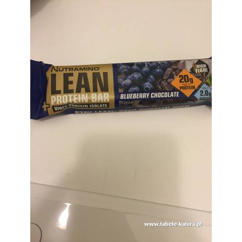 Ile kcal ma Baton Lean protein bar blueberry chocolate - Nutramino ...